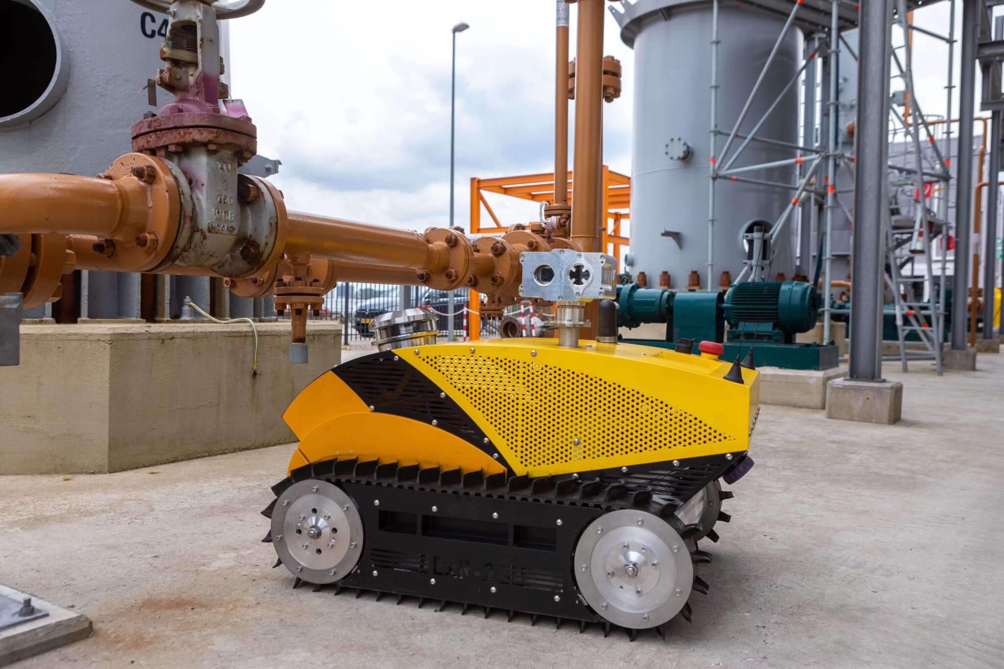 ExRobotics demonstrates 2 robots at Asset Performance 4.0 - Asset ...